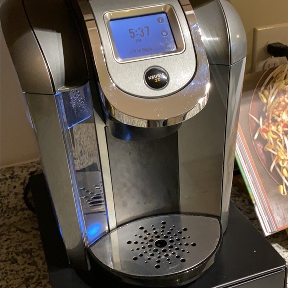 Keurig | Kitchen | Keurig Coffeemaker Touchscreen Coffee Pod Drawer ...
